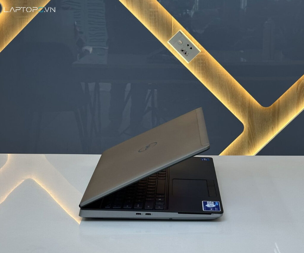 Dell Precision 7560 I7-11850H Mobile Workstation | Giá Tháng 9 | 2025